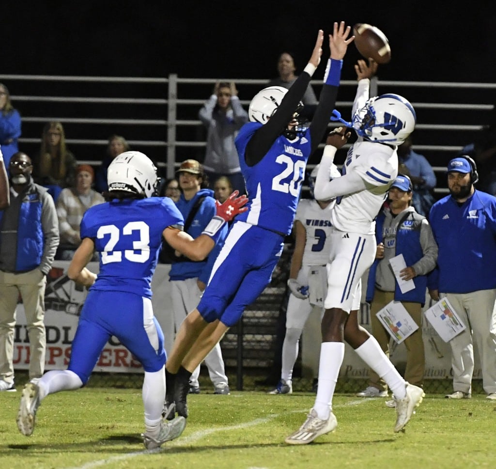 CFCA defeats Windsor 14-8 in gritty rivalry showdown to take home South ...