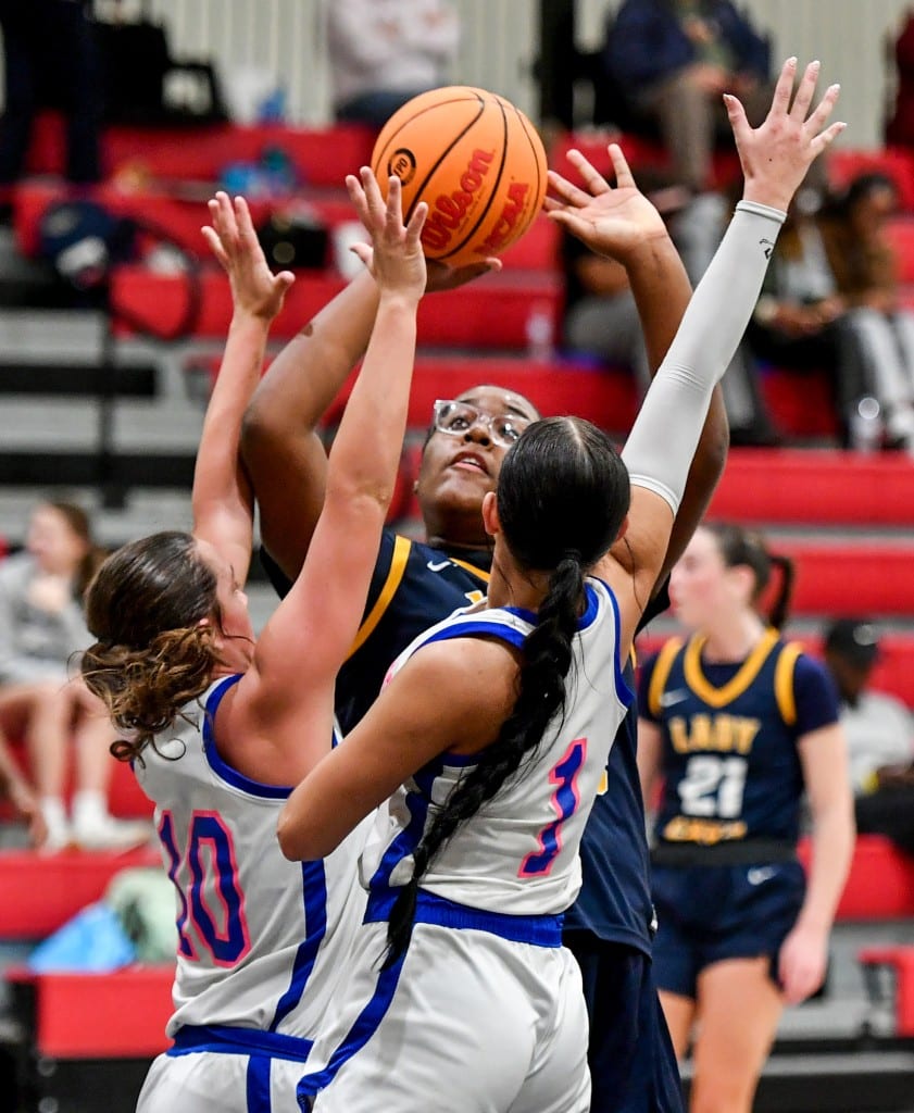 GIAA girls region tournament: Stratford stays dominant, advances to ...
